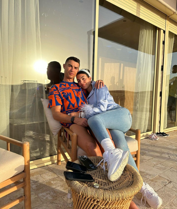 Cristiano Ronaldo's girlfriend Georgina Rodriguez dazzles as she takes ...